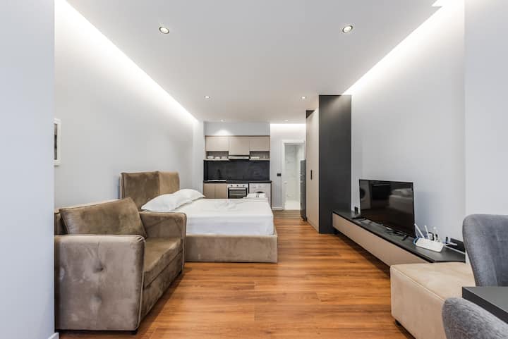 S_r Apartment 105 - Golem