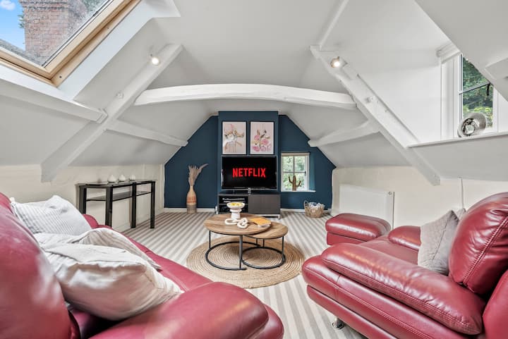 Chic 2br Loft Incotswold W/parking Summer Special! - Cirencester