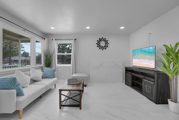 Modern Disney Retreat | Stylish Family Home - La Puente, CA