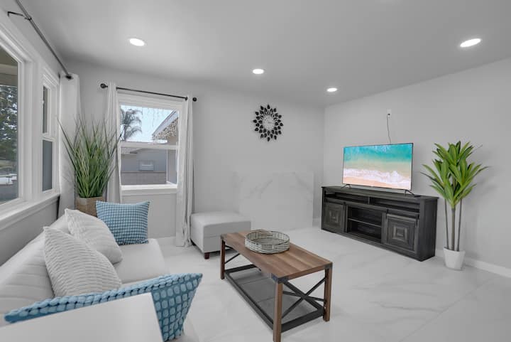 Disney Getaway | Modern & Family-friendly Home - Rowland Heights, CA