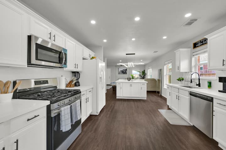 Spring Home! - Houston, TX
