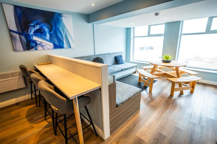 Soho Large 2 Bedroom Promenade Seaview Apartment - Blackpool