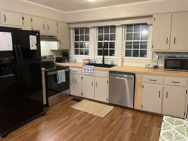 Midtown Cottage - Bremen, GA
