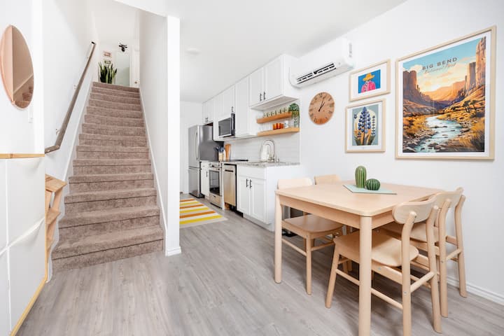 ~Tiny Home~ Pet Friendly, Close To Military Bases - San Antonio, TX