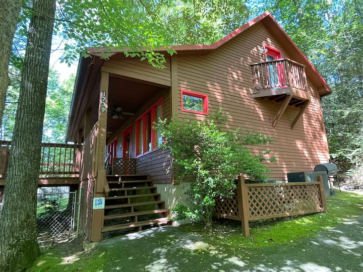 Ole Red Retreat - Walk To Rockytop & Trolley Stop - Gatlinburg, TN