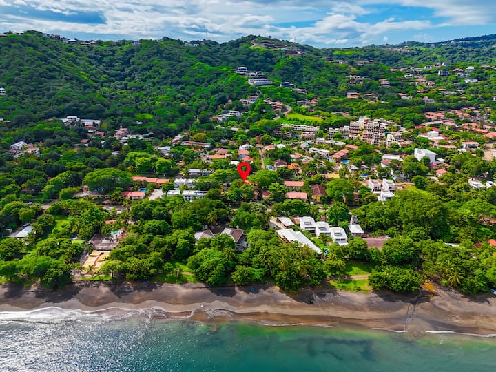 Seaside Serenity: A Block From The Beach - 2/2 - Playa Hermosa