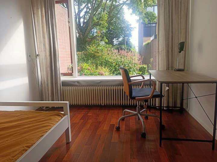 Mooie Kamer In Groot Huis - ロッテルダム