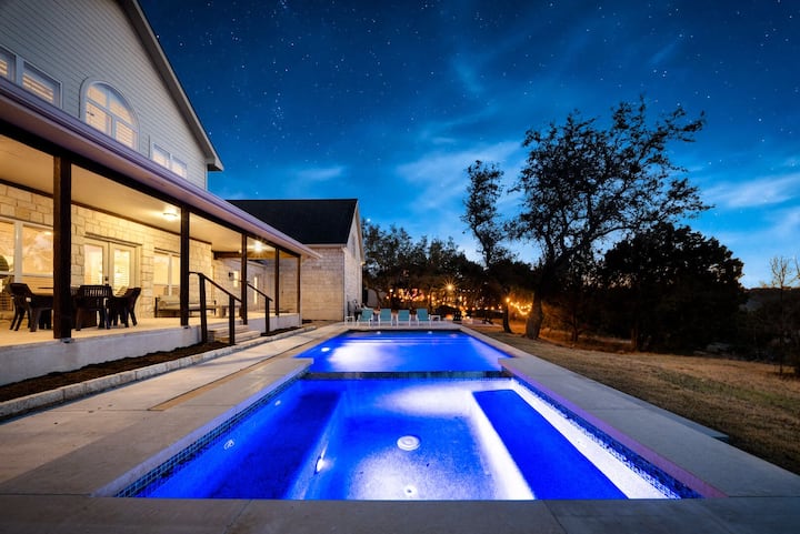 Southern Comfort I Pool Spa I Billiards I Fire Pit - Dripping Springs, TX