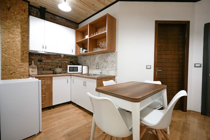 Ora Apartment 1 - Gjirokaster