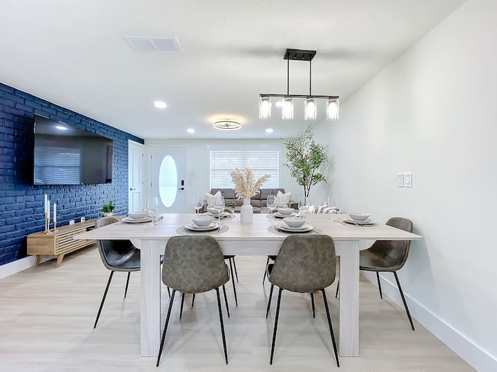 Poolside Paradise Near Siesta Key Beach - サラソータ, FL