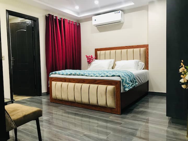 Luxury One-bedroom - Lahore