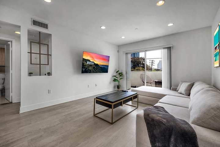 Ultra Luxury 3br | 3 Ba Oasis With Free Parking - Santa Mónica, CA