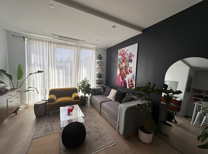 Top-floor Designer Condo In The Little Caribbean - Brooklyn, NY