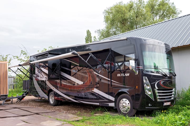 Thor Outlaw Vip Camper - Boom