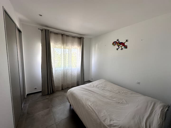 Chambre Et Petit Déjeuner Dans Villa - Agde