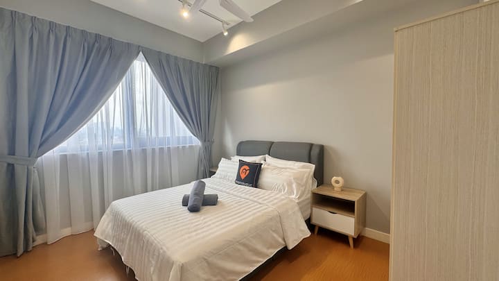 2pax Grayscale Getaway Suite@thehub Ss2, Pj - Petaling Jaya