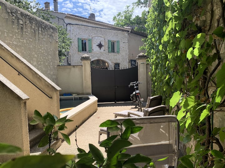 3 Chambres Cœur Eygalières, Bassin, Terrasse, Cour - Eygalières