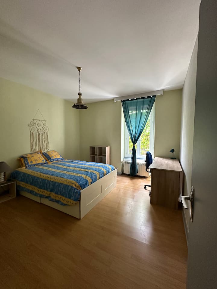 Chambre N°1 - Appartement Calme - Montchanin