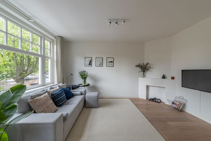 Stijlvol Appartement Aan Het Water In Amsterdam - Amsterdam