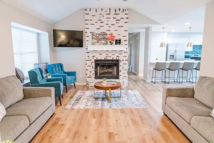 Teal Door @ The Howdy House - College Station, TX