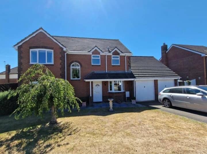 Family Home In Devon - Sleeps 7/8 - Bickleigh Castle