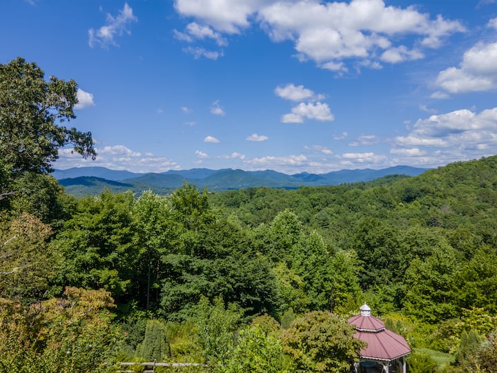 4br Mountain Retreat With Views & Poker Table - Franklin, NC