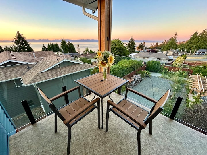 The Raven Haven W/ Majestic Views & Nearby Beach - Vancouver Island