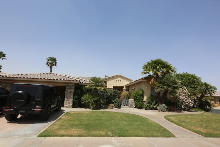 Cozy House In Palm Desert - Palm Desert, CA