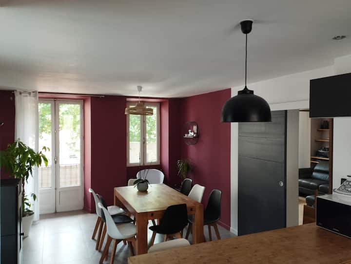 Appartement Au Centre Proche Marché Avec Parking - Aix-les-Bains