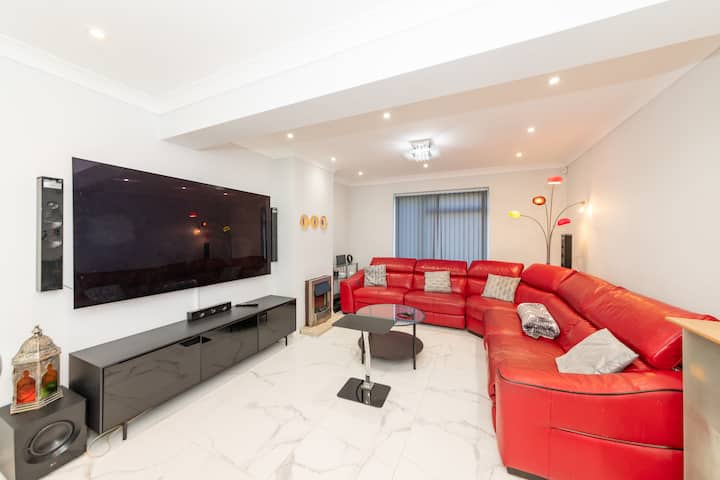 Modern House|smart Features|jacuzzi|large Garden - Reading