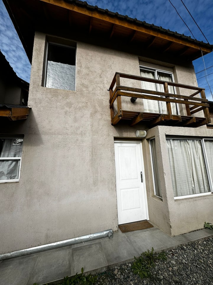 Loika Ii , Duplex
Amplio Y Confortable - El Bolsón