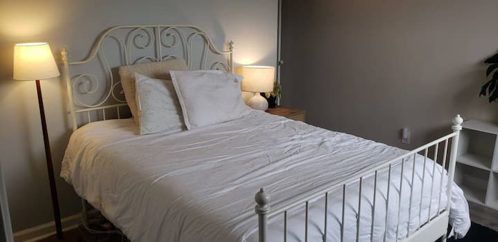 Very Convenient Location! - Santa Monica, CA