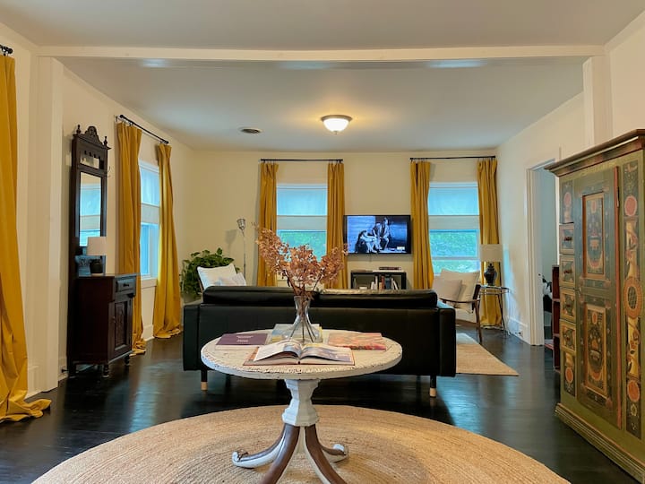 Post Office Apartment - Roxbury, NY
