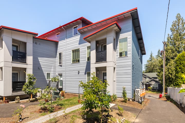 Free Birthday Stay, Urban 1br Chic Suite – Near-in - Oregon