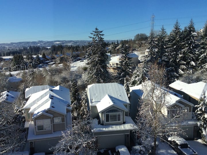 Quiet Suburban Retreat - Sherwood, OR