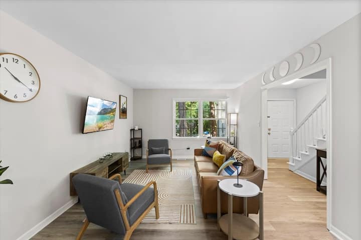 Pet Friendly| Near Rdu Airport| Long Stay Ready - Raleigh, NC