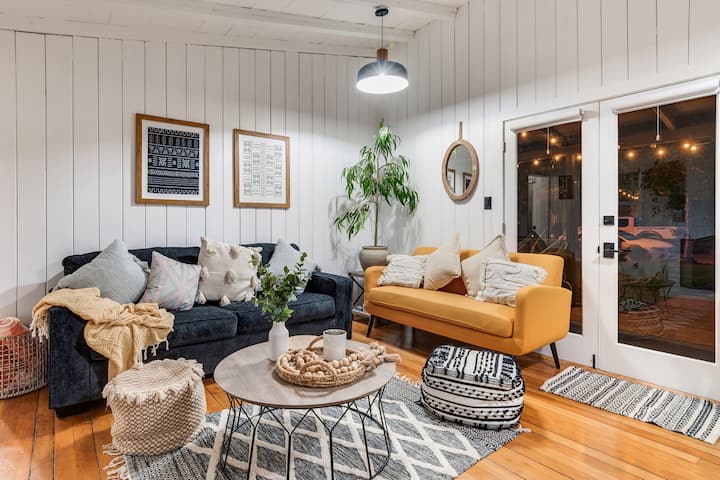 The Eclectic Garden Hideaway:with Bonus Back House - Jurupa Valley, CA