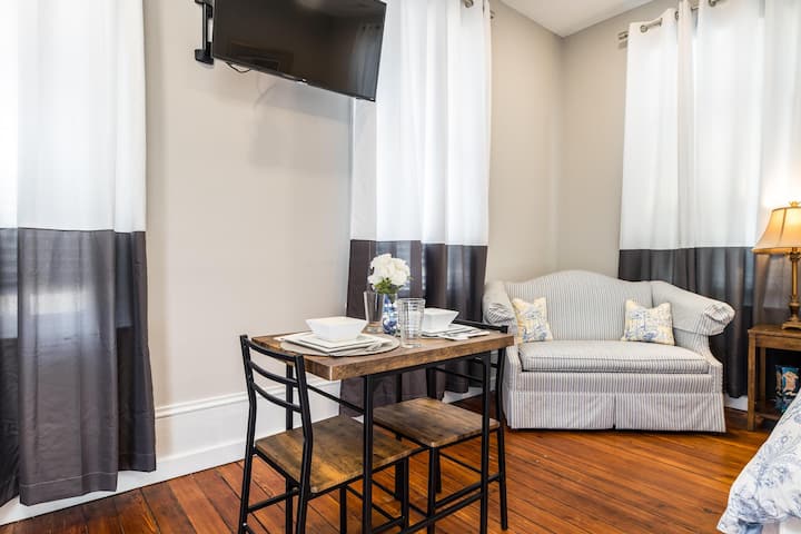 Beautiful Studio In Historic Home - Macon, GA