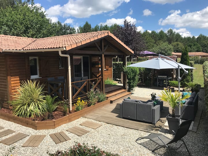 Magnifique Chalet Avec Piscine - Saubion