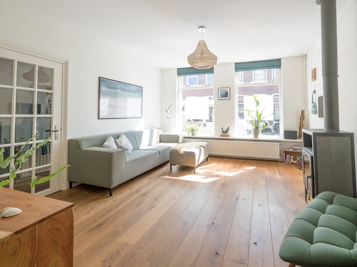 Hosted By Wendy Beach House - The Hague