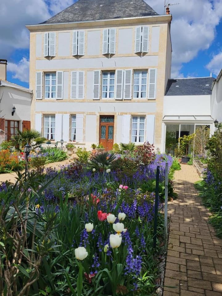 Maison Au Calme Centre Bourg - Melle, France