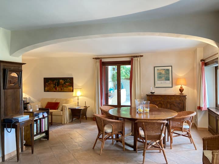 Maison Familiale, 4 Chambres, 240m2 - Cruseilles
