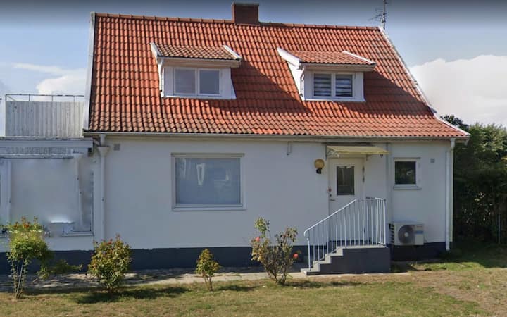 Villa For Workers By The Sea - Höllviken