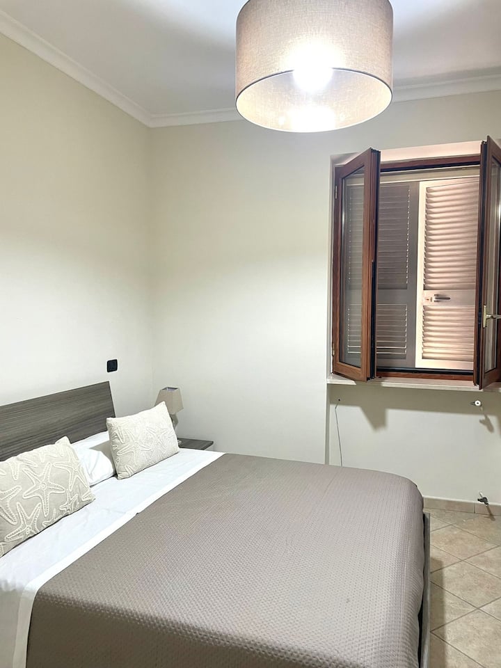 Appartamento Con 2 Camere - Bacoli