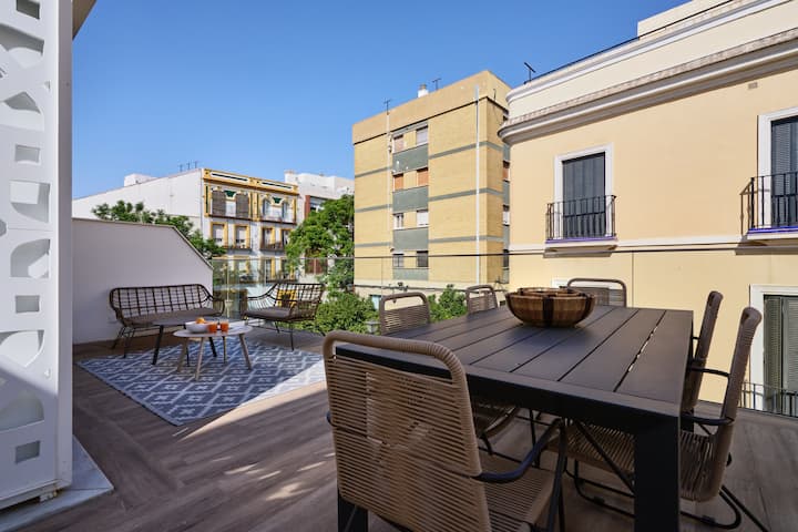 Lujoso Y Exclusivo Dúplex-ático Con Parking Gratis - Espartinas