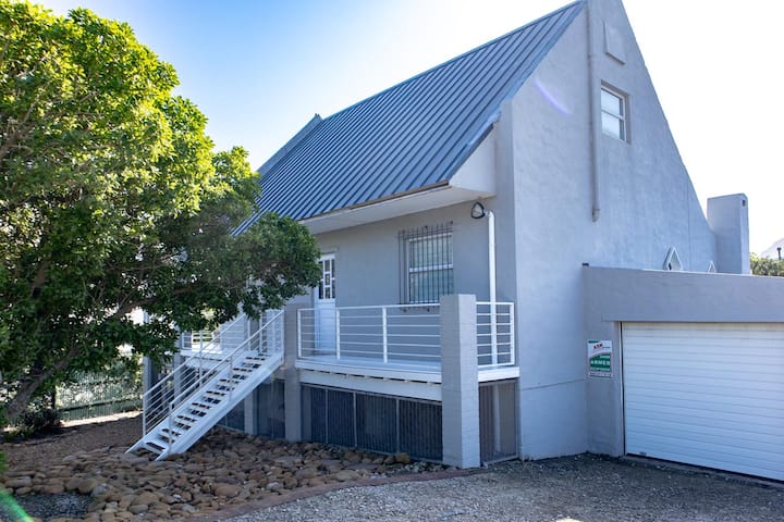 Joan's Sea Cottage - Pringle Bay