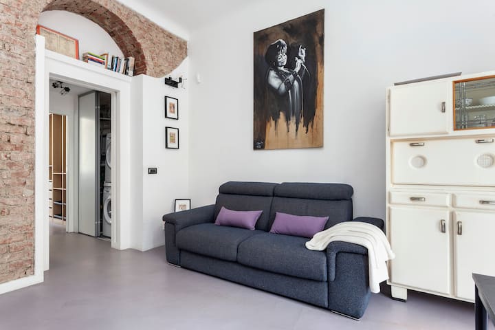 Stylish Industrial Flat - Milano