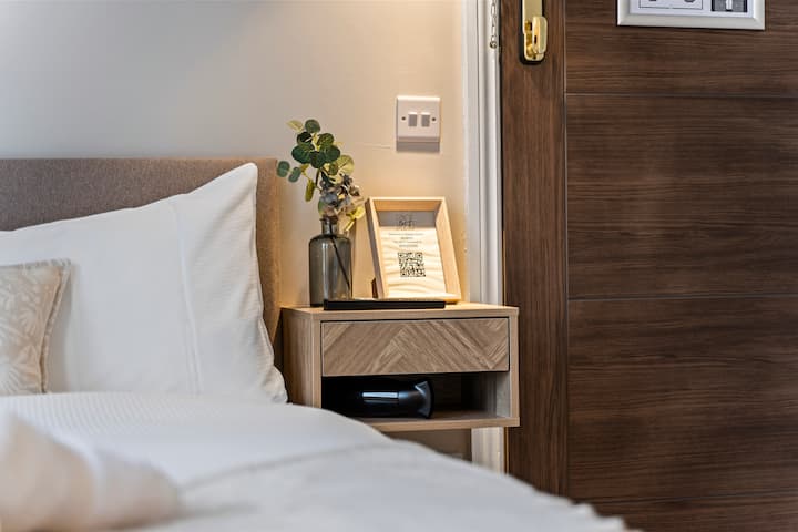 Bowles Hotels | Beachfront Aparthotel, Deluxe #3 - Redcar