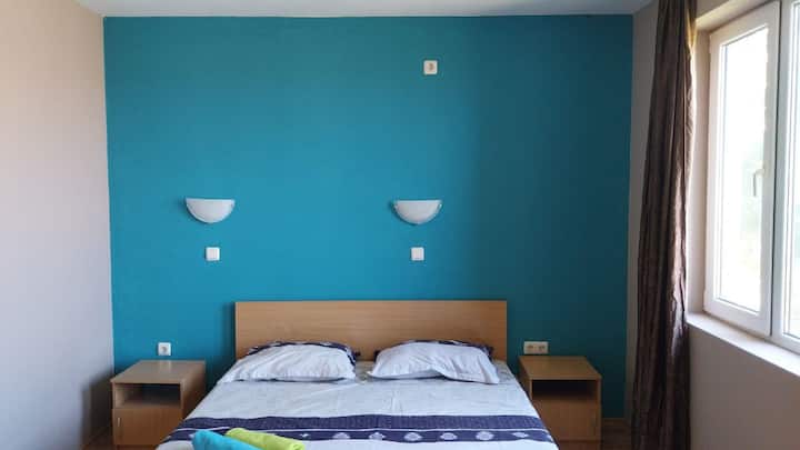 апартамент с бассейном у моря - Aheloy