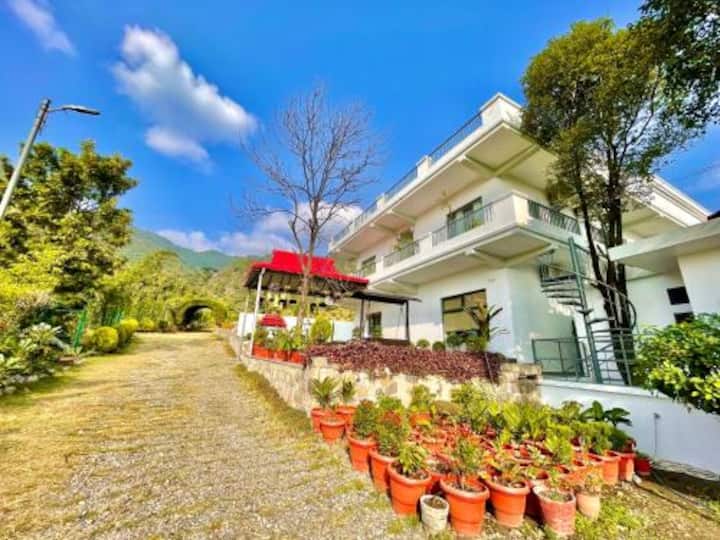 Shukram Villa: Himalayan Harmony - 德拉敦